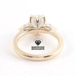 Triple Stone Tulip Basket Set Wedding Ring, Sparky 2/ 3/ 4 Carat Oval ...
