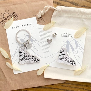 Snow Leopard Keychain | Snow Leopard Enamel Keychain| Leopard Charm ...