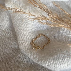 Dainty Bow Ring // Gold or Silver - Etsy