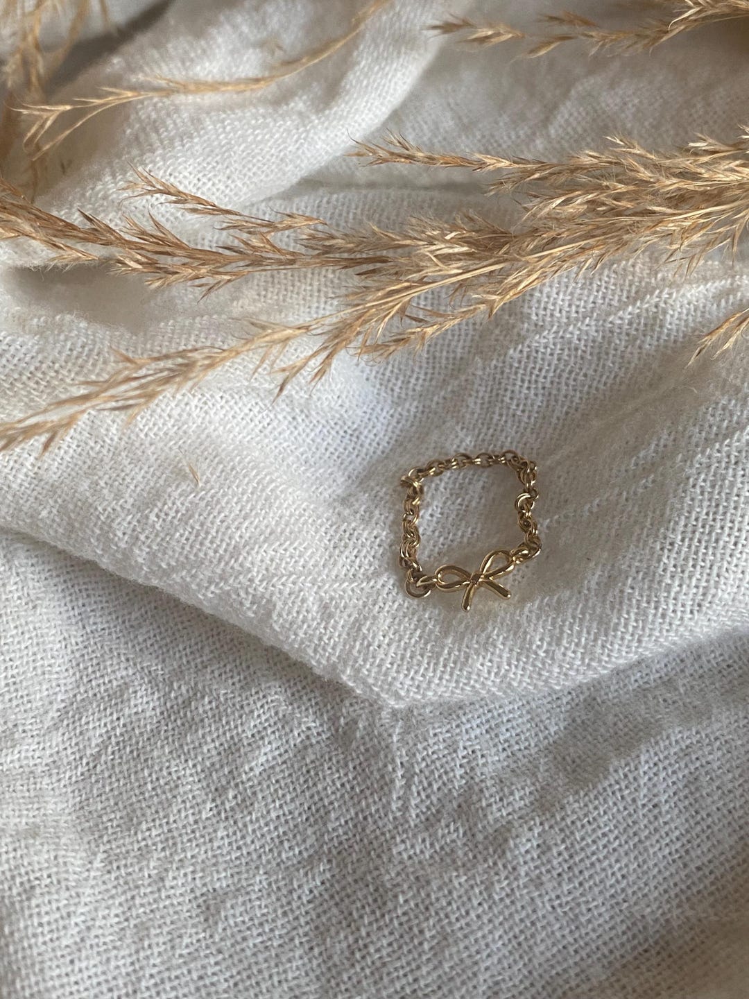 Dainty Bow Ring // Gold or Silver - Etsy
