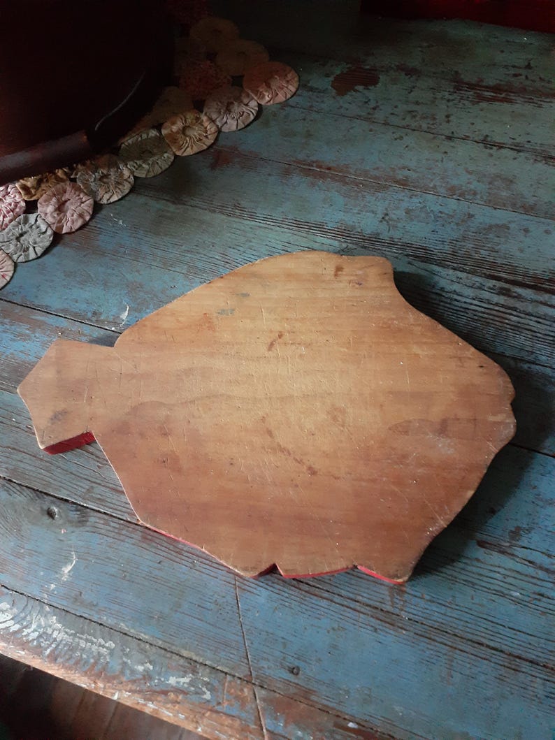 Primitive Vintage Antique Fish Shape Cutting Board. Original Red Edges ...