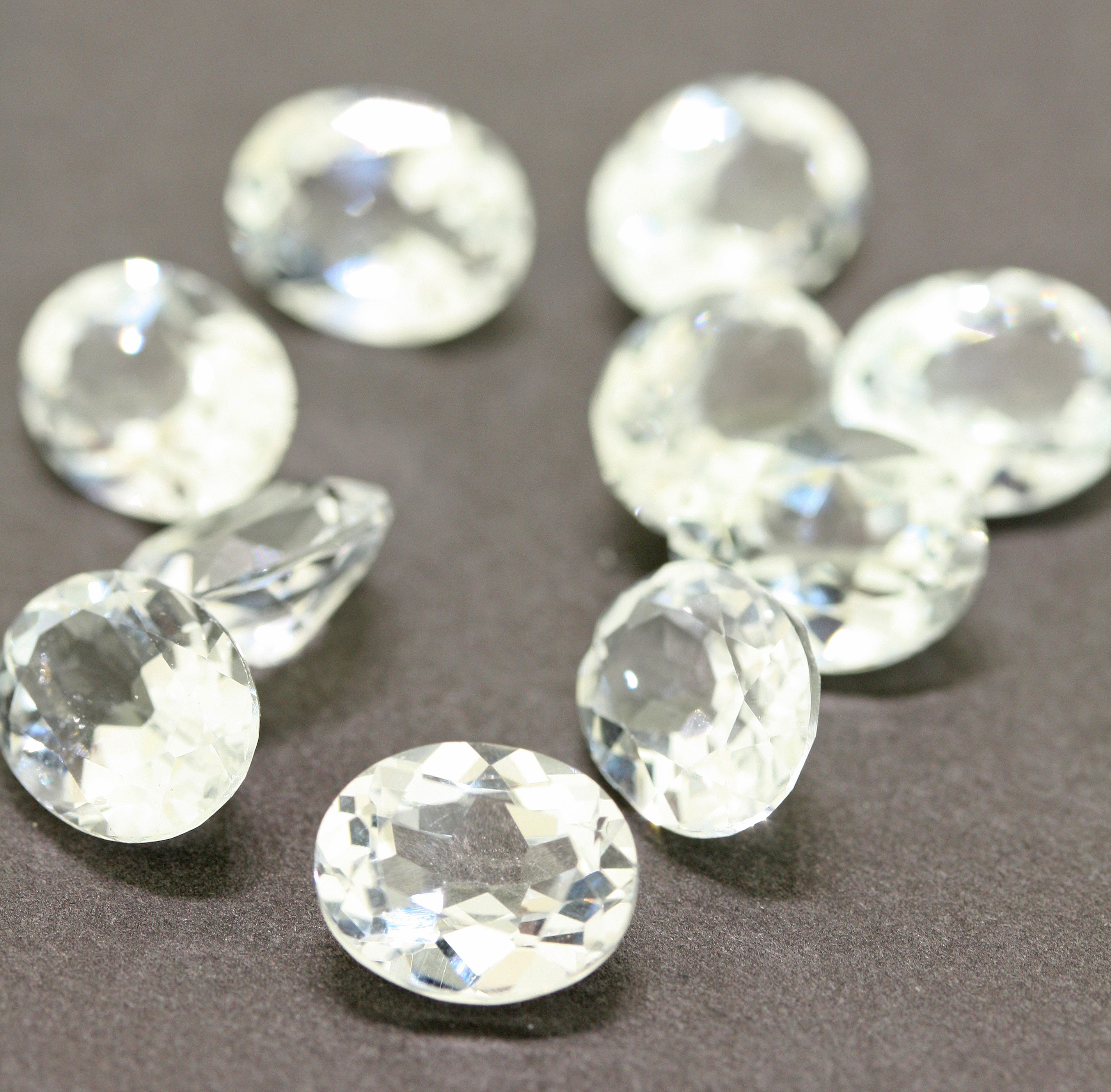 Piedra de topacio blanco ovalado facetado / 5 X 7 mm / 6 x 8 mm / 7 x 9 ...