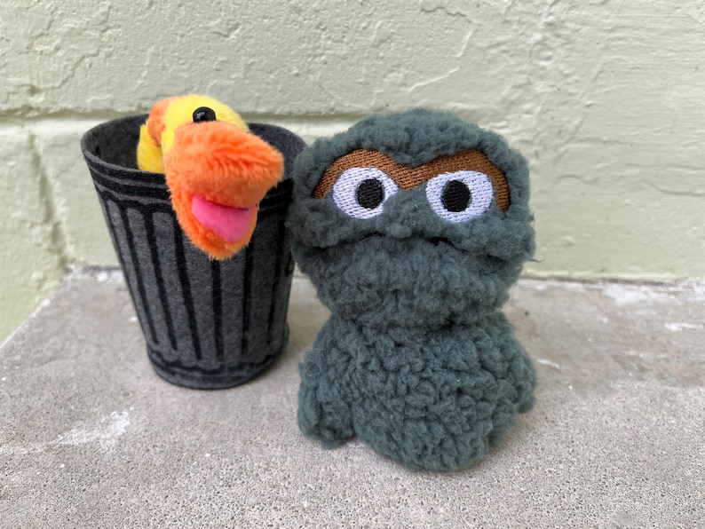 Oscar the Grouch Mini Puppet With Garbage Can "i Love Trash!" "scram ...