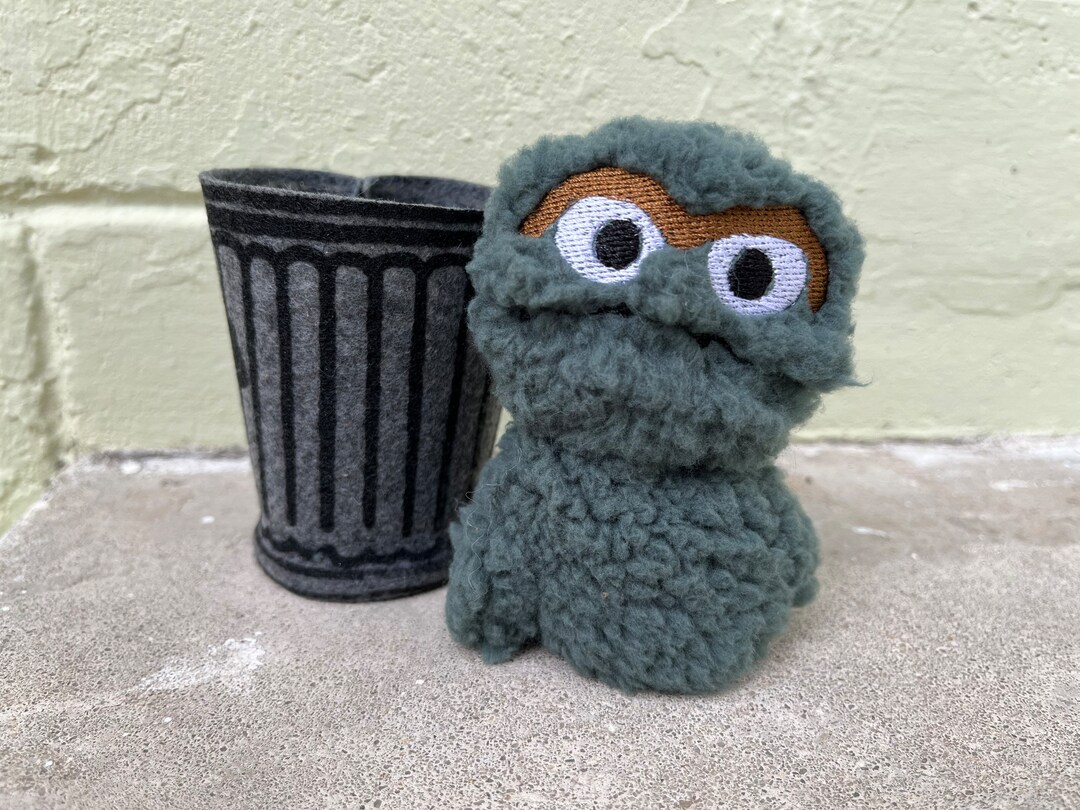 Oscar the Grouch Mini Puppet With Garbage Can "i Love Trash!" "scram ...