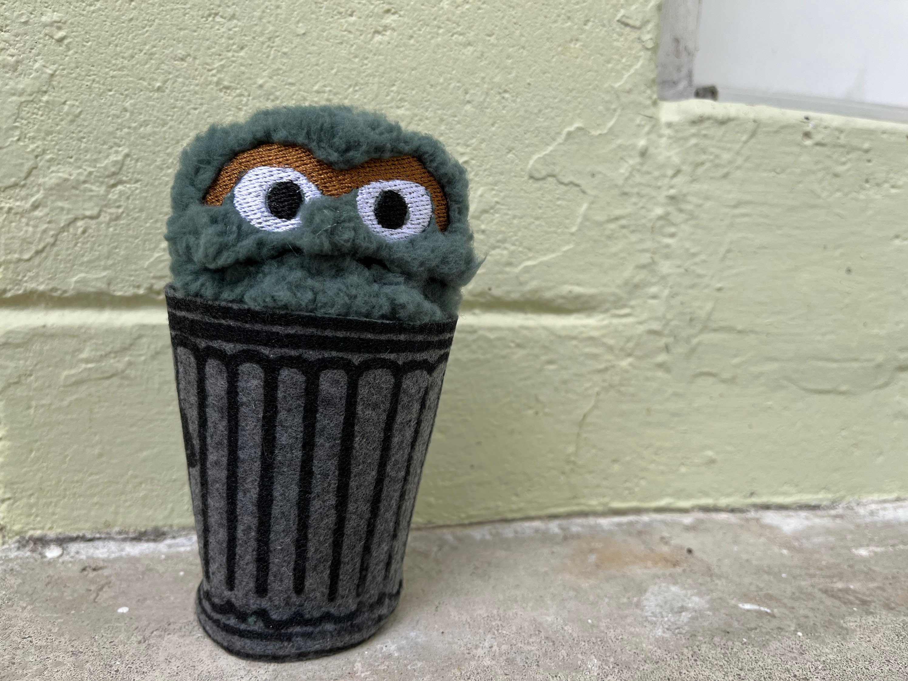 Oscar the Grouch Mini Puppet With Garbage Can "i Love Trash!" "scram ...