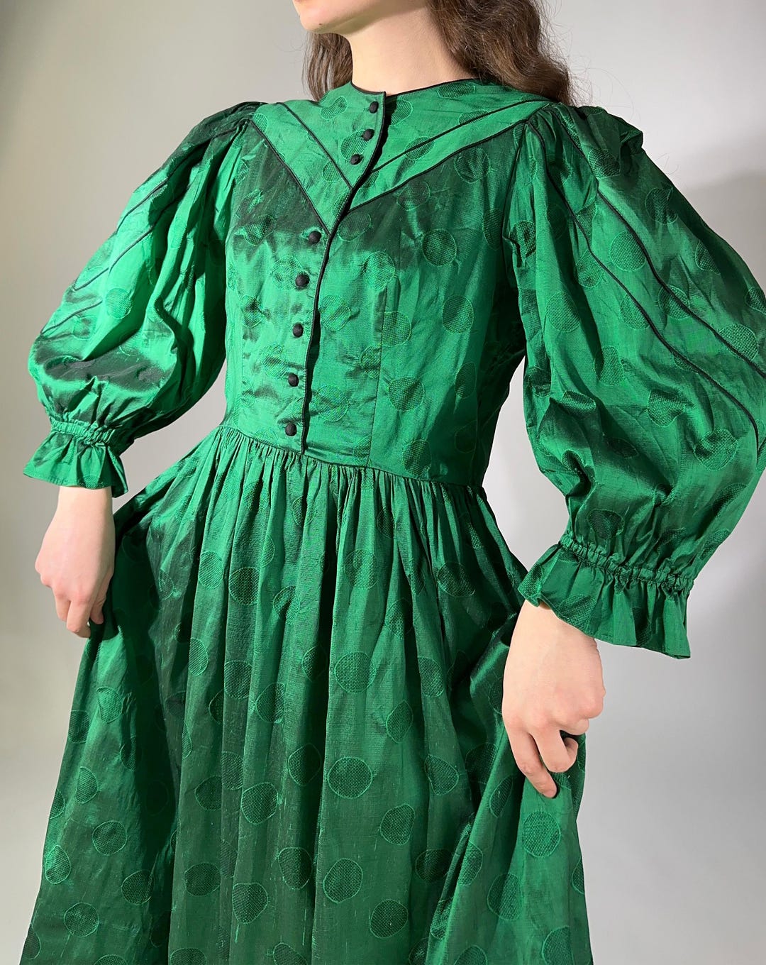 Amazing Pure Silk Emerald Shiny Vintage Prairie Dress Austrian Bavarian ...