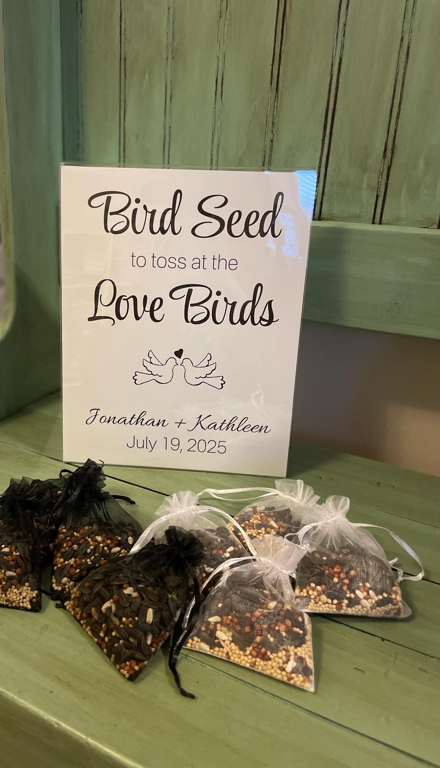 Bird seed packets for weddings | Beachweddingtips.com