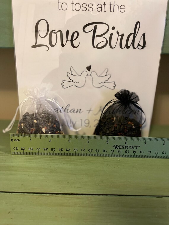 Bird seed packets for weddings | Beachweddingtips.com
