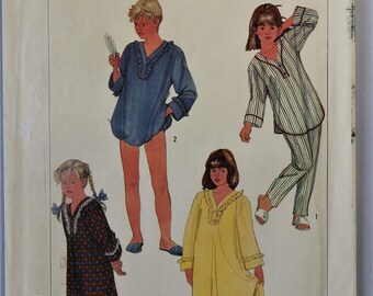 Simplicity 8942. Girl's Nightgown, Robe and Pajamas Pattern. Girl's ...