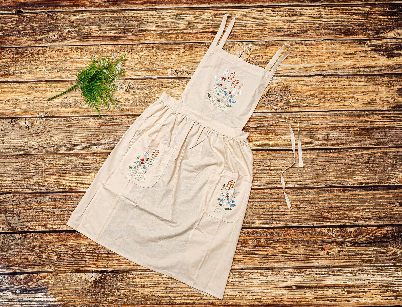 Natural Embroidered Floral Apron With Lace Trim for Her, Hand Embroidered Apron, Flower ...