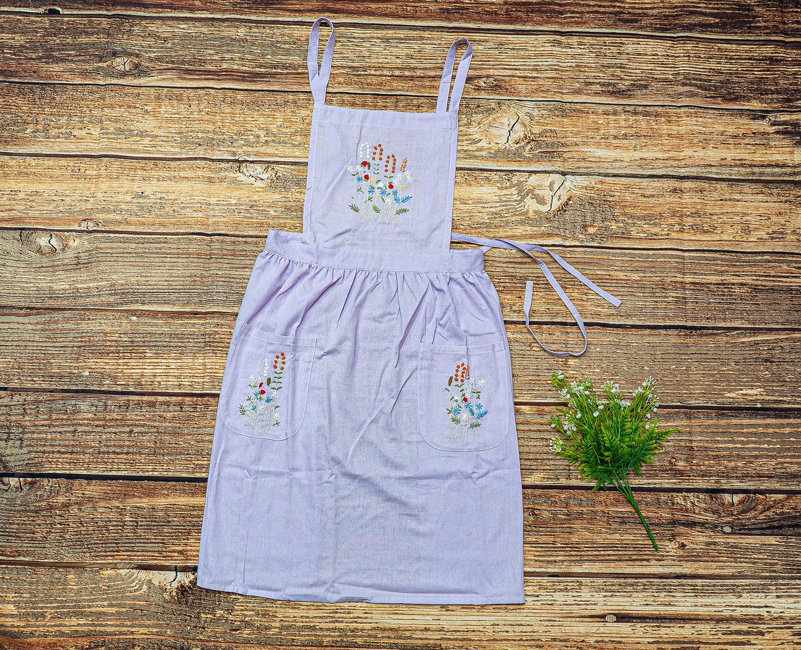 Natural Embroidered Floral Apron With Lace Trim for Her, Hand ...