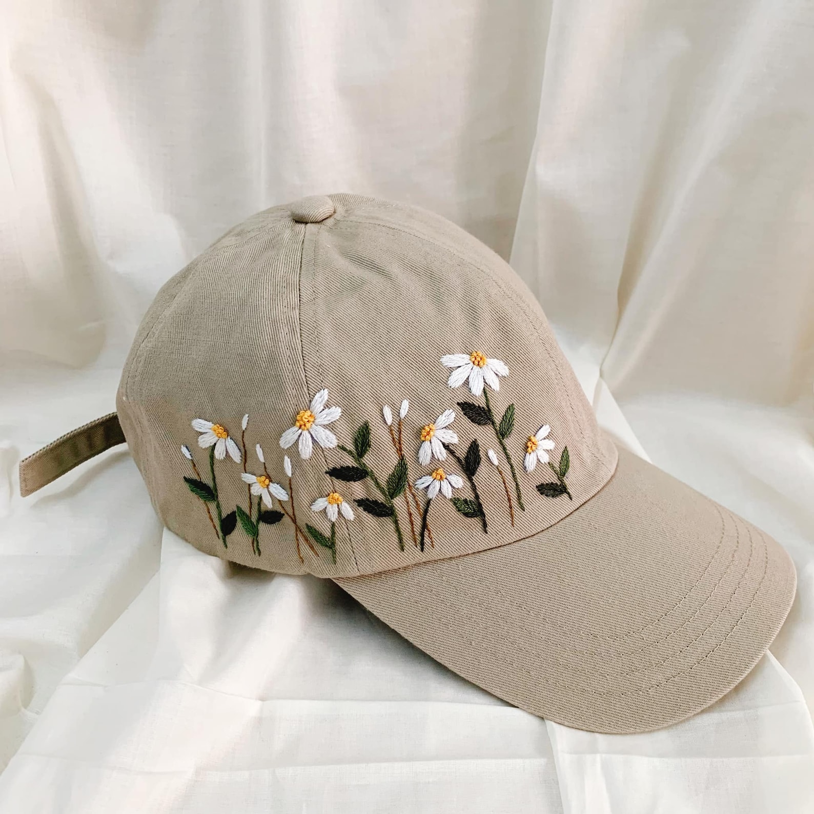 Daisy Flower Hand Embroidered Hat, Embroidered Denim Cap, Handmade ...