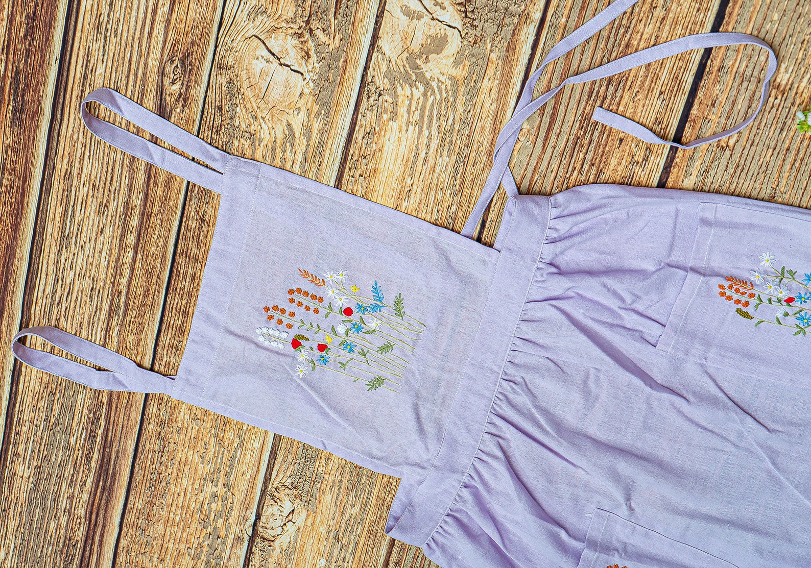Natural Embroidered Floral Apron With Lace Trim for Her, Hand Embroidered Apron, Flower ...