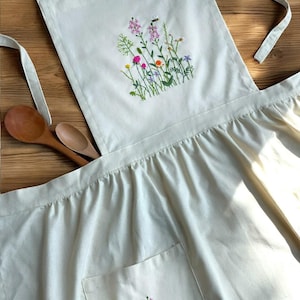 Personalized Natural Flower Garden Embroidered Apron, Hand Embroidered Apron, Kitchen/cooking ...