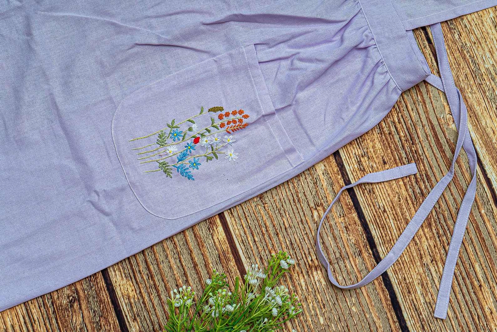 Natural Embroidered Floral Apron With Lace Trim for Her, Hand Embroidered Apron, Flower ...