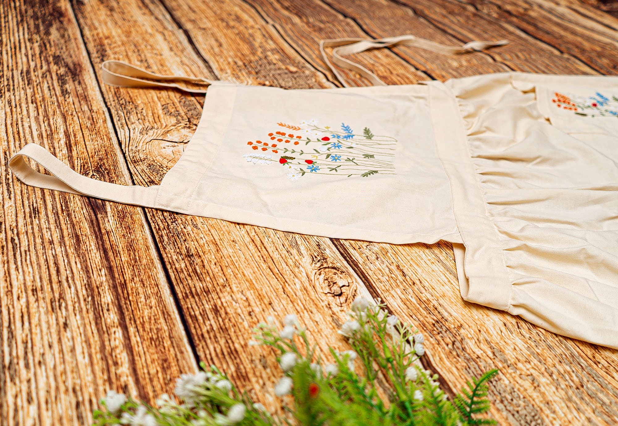Natural Embroidered Floral Apron With Lace Trim for Her, Hand ...