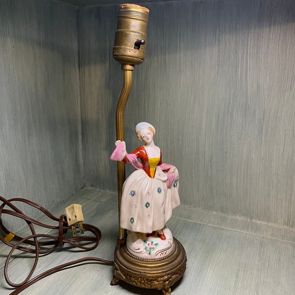 Antique Ceramic Lady Lamp - Etsy