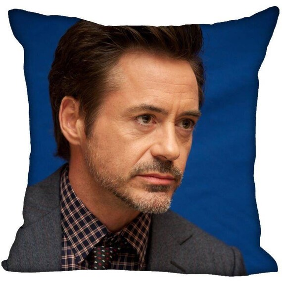 Robert Downey Jr Sherlock Holmes Bed