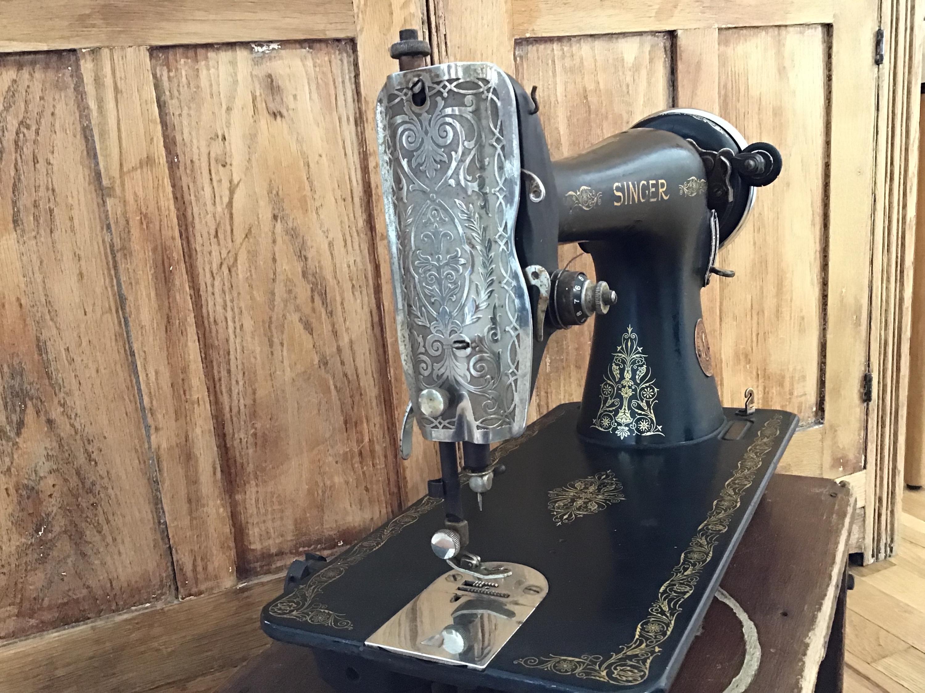 Old Singer Sewing Machine. 1940 USA - Etsy