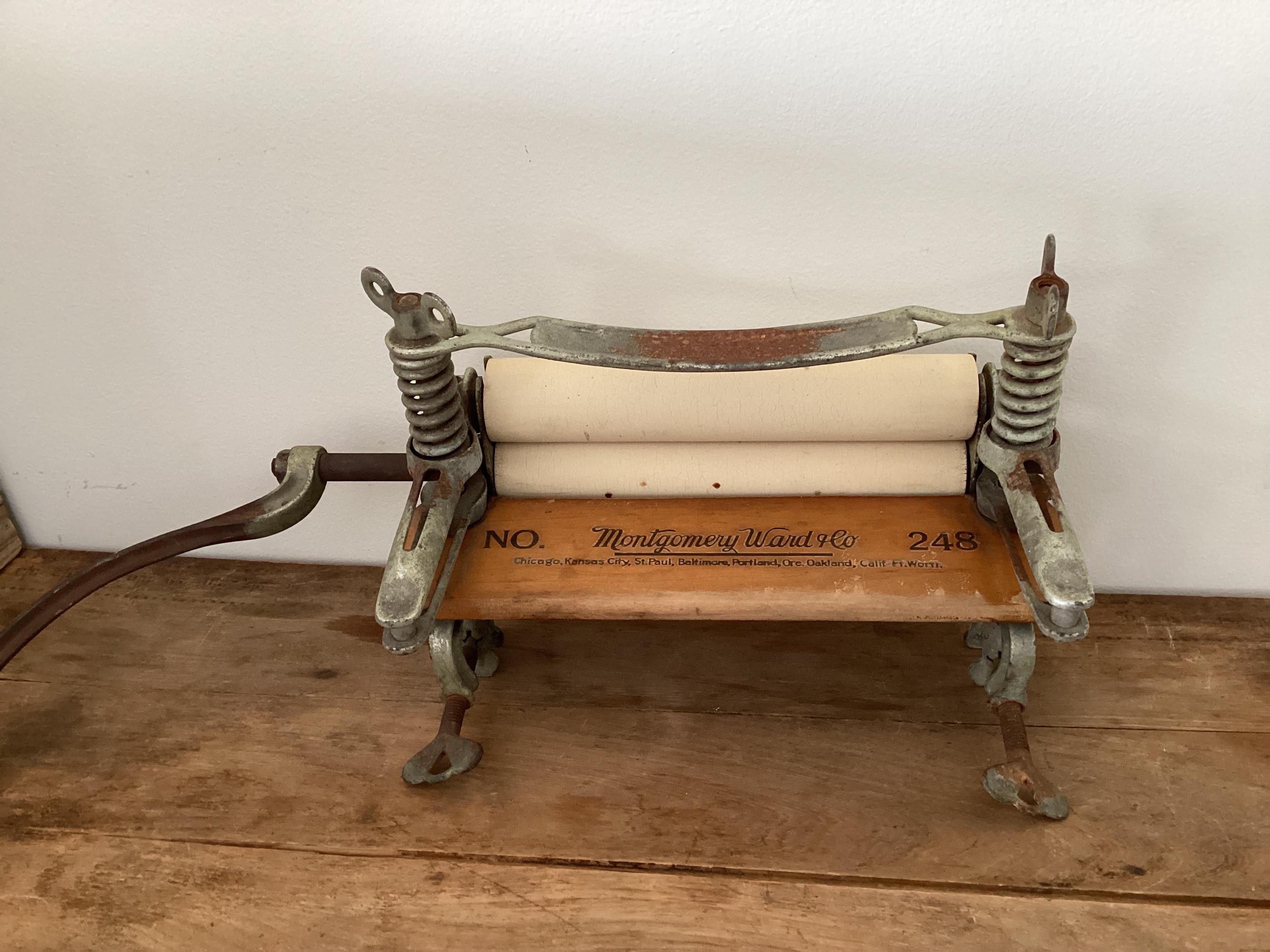 Manual Clothes Mangle