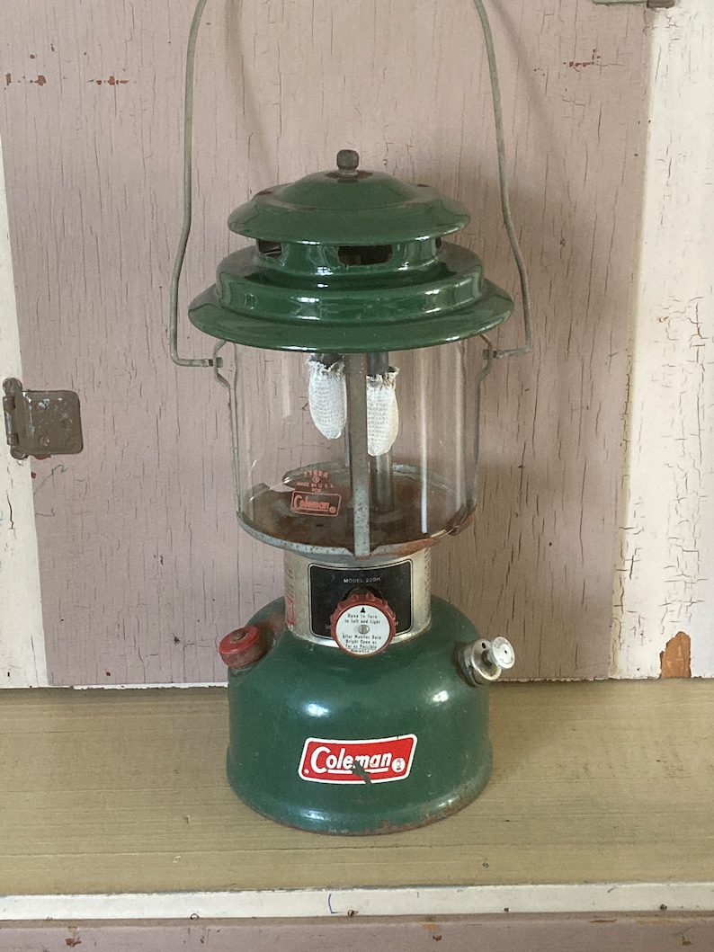 Vintage Coleman Kerosene Lantern Model 220H, With Pyrex Glass Globe - Etsy