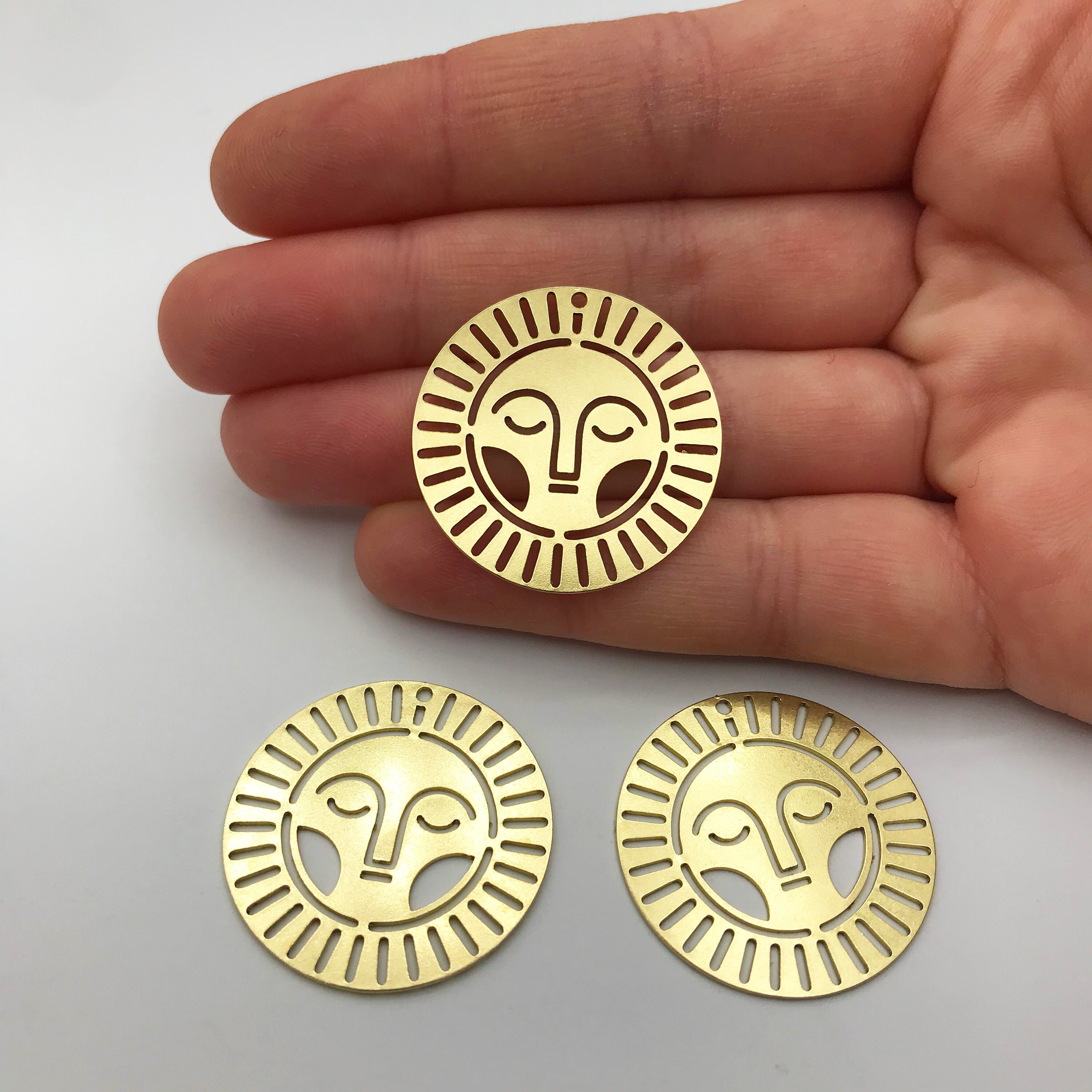 2pcs Raw Brass Round Face Sun Necklace Pendant Circle Sun - Etsy