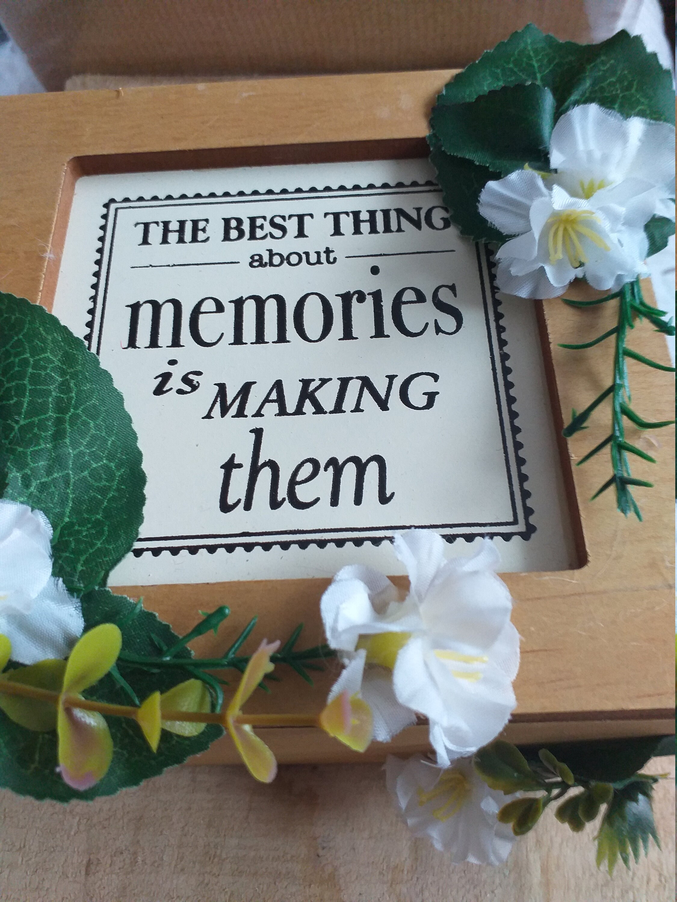 Small Memory Box for Notes and Small Mementos White Floral Detail ...