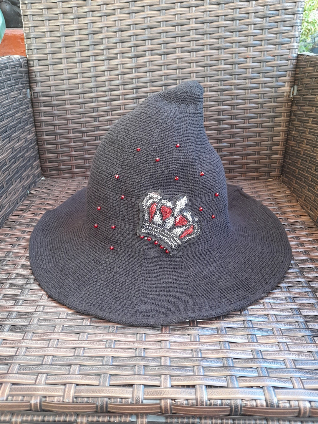 Modern Witches Hat Queen of Hearts Lightweight Wool Style in Black ...