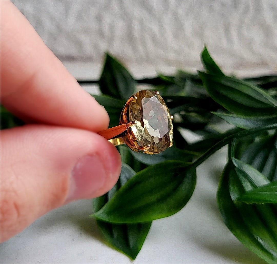 LARGE Vintage 9ct Peridot Ring. FREE RESIZING Available! Vintage 9ct ...