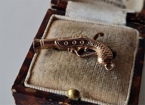 RARE Vintage 9ct Gold Gun Charm. 9ct Gold Gun Pendant - Gem