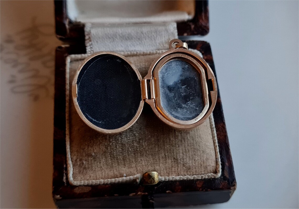 STUNNING Vintage 9ct Gold Opening Locket Pendant. FANCY DESIGN - Etsy