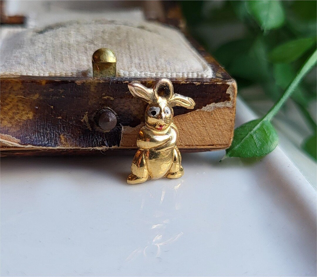 ENAMELED Vintage 9ct Gold Rabbit Charm. VERY CUTE! 9ct Gold Rabbit ...
