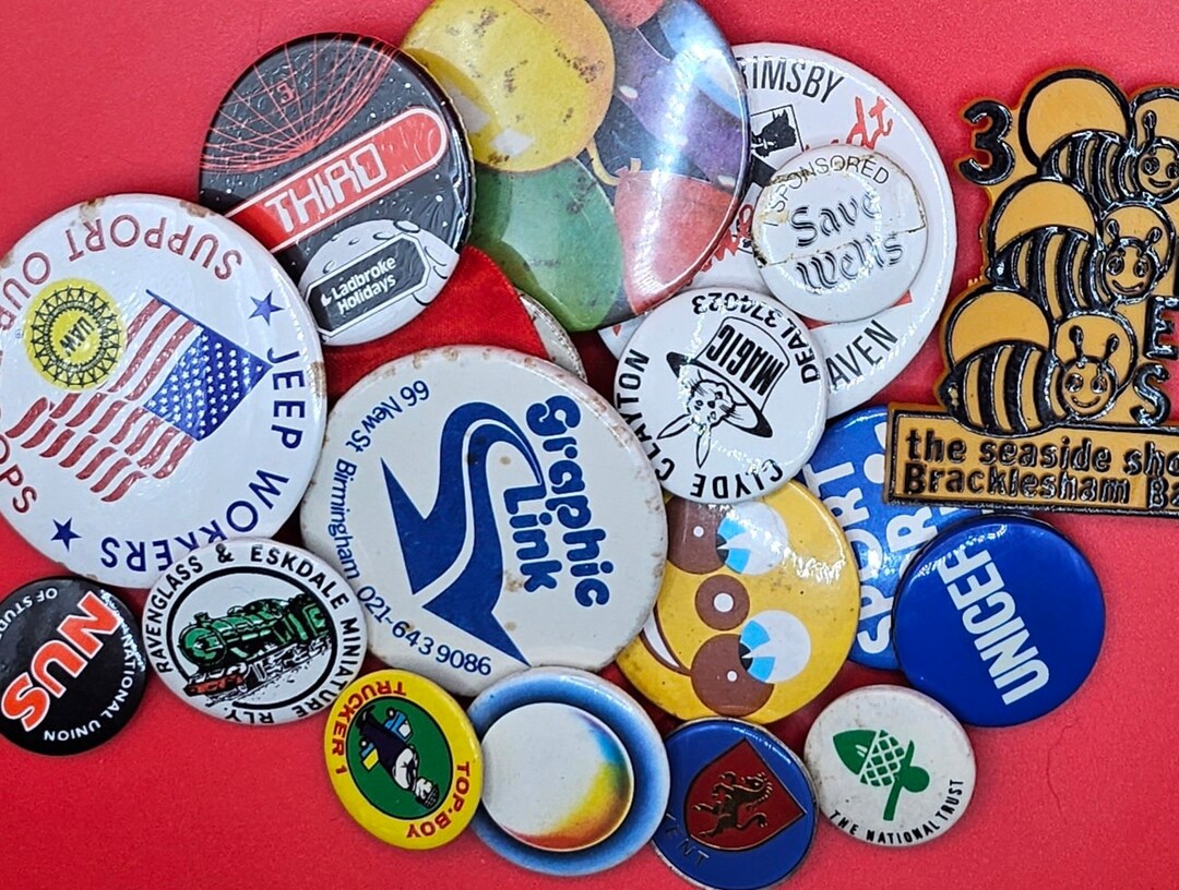 Vintage/retro Badges, 60's, 70's, 80's, 90's. Railway, Ladbroke, Jeep ...