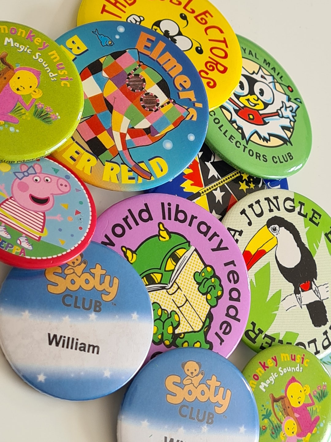 Vintage/retro Badges 70s 80s 90s. Sooty, Royal Mail, Jungle Book, Peppa ...