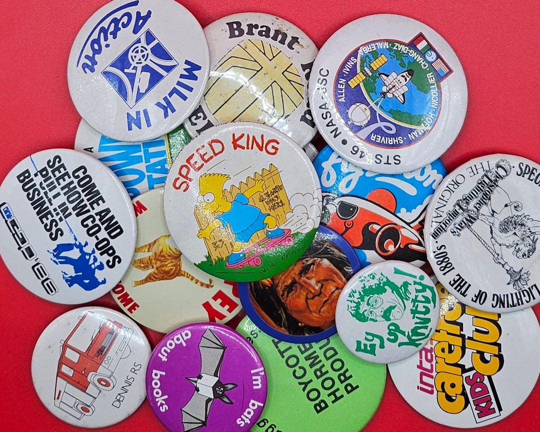Vintage/retro Badges, 60's, 70's, 80's, 90's. Cheese, NASA, Fly Luton ...