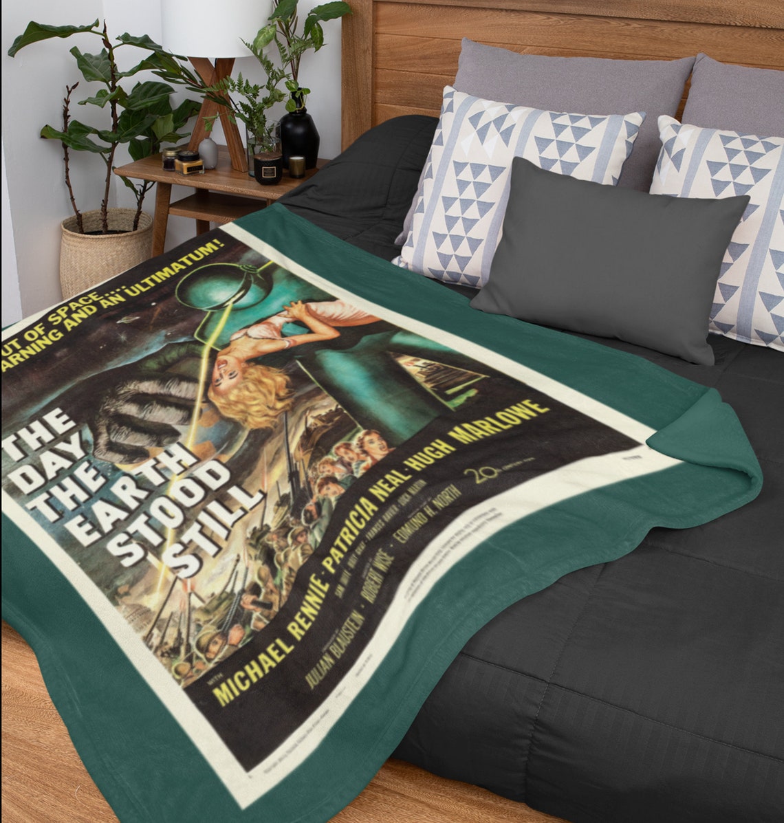 Scifi Alien Robot Old Movie Poster Plush Blanket Gift Monster Hunter ...