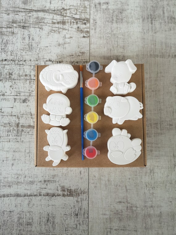 Coloring Kids' Crafts Set of plaster figures with acrylic paints and ...
