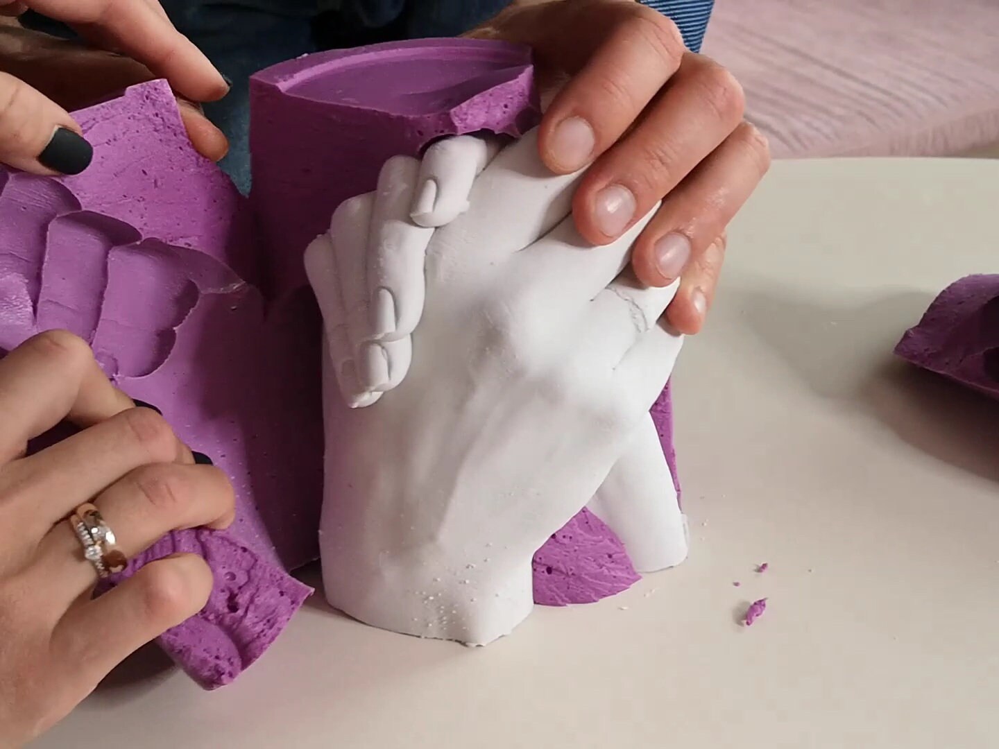 3D Plaster Casting Kit Couple Holding Hands Gift for Valentine's Day ...