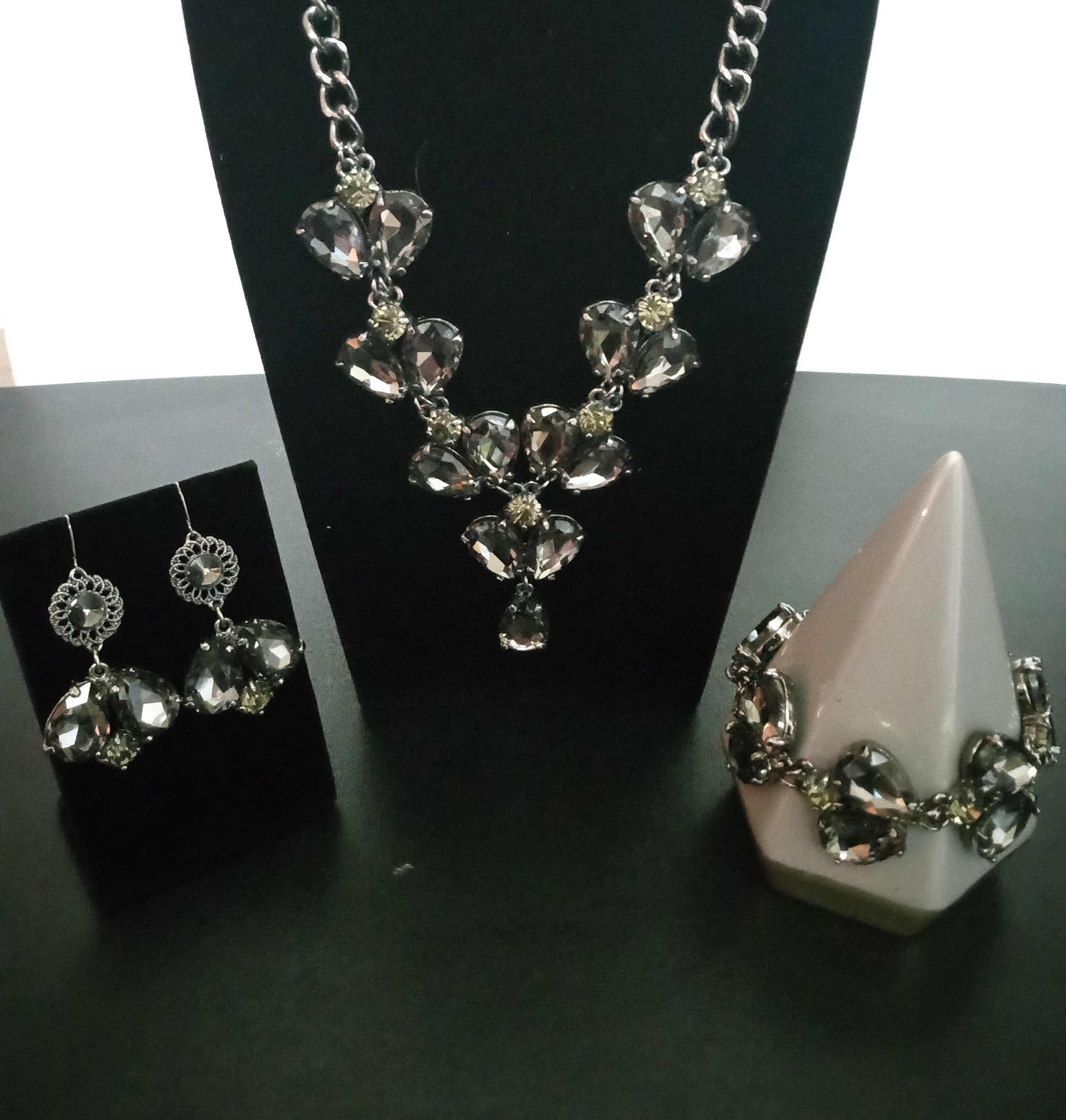 Leslie Danzis Vintage Jewelry Set - Etsy