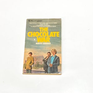 The Chocolate War - Robert Cormier - Vintage Paperback Novel - Classic ...
