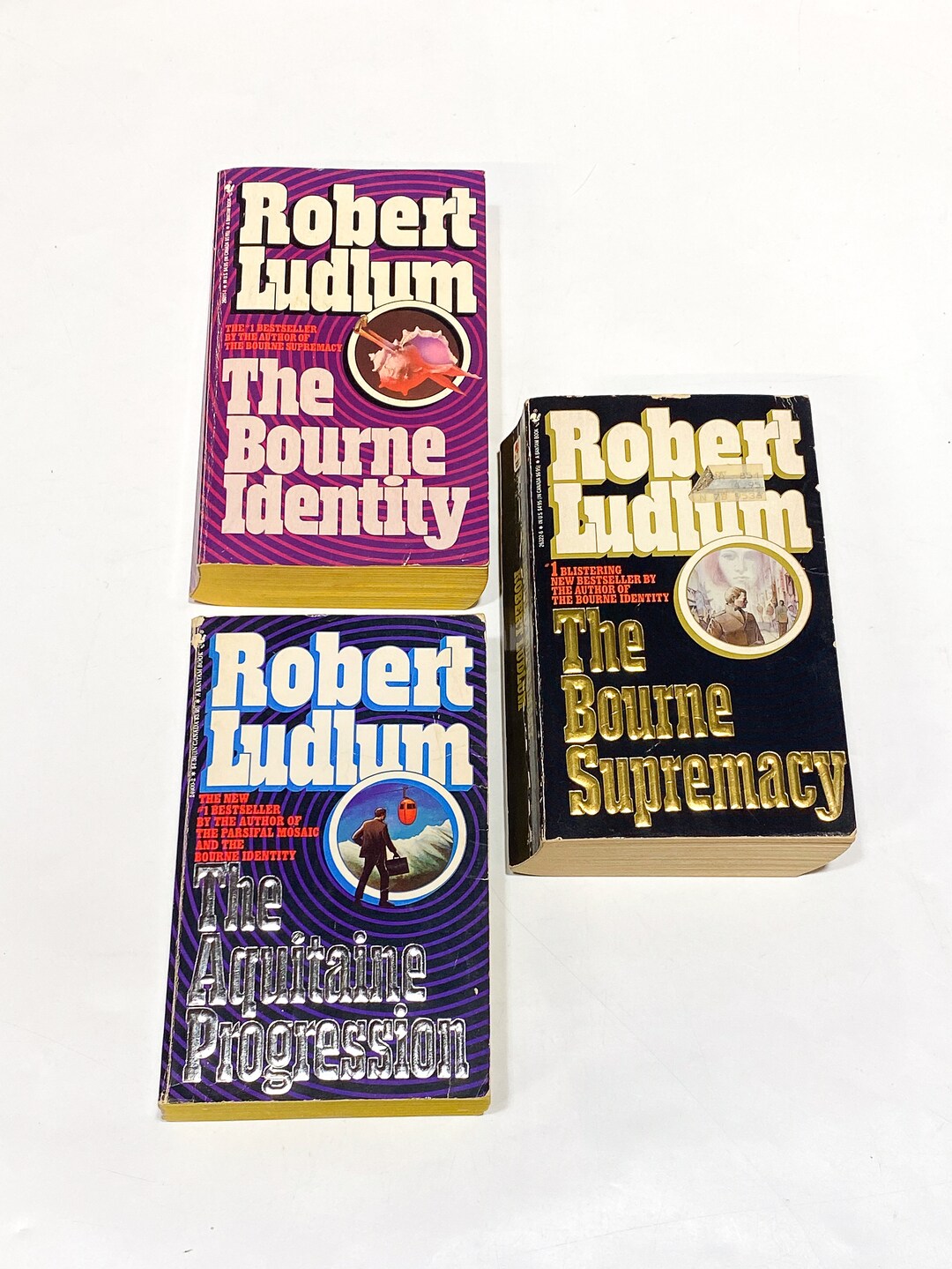 Robert Ludlum - Borne Identity - Supremacy - Progression - Spy ...