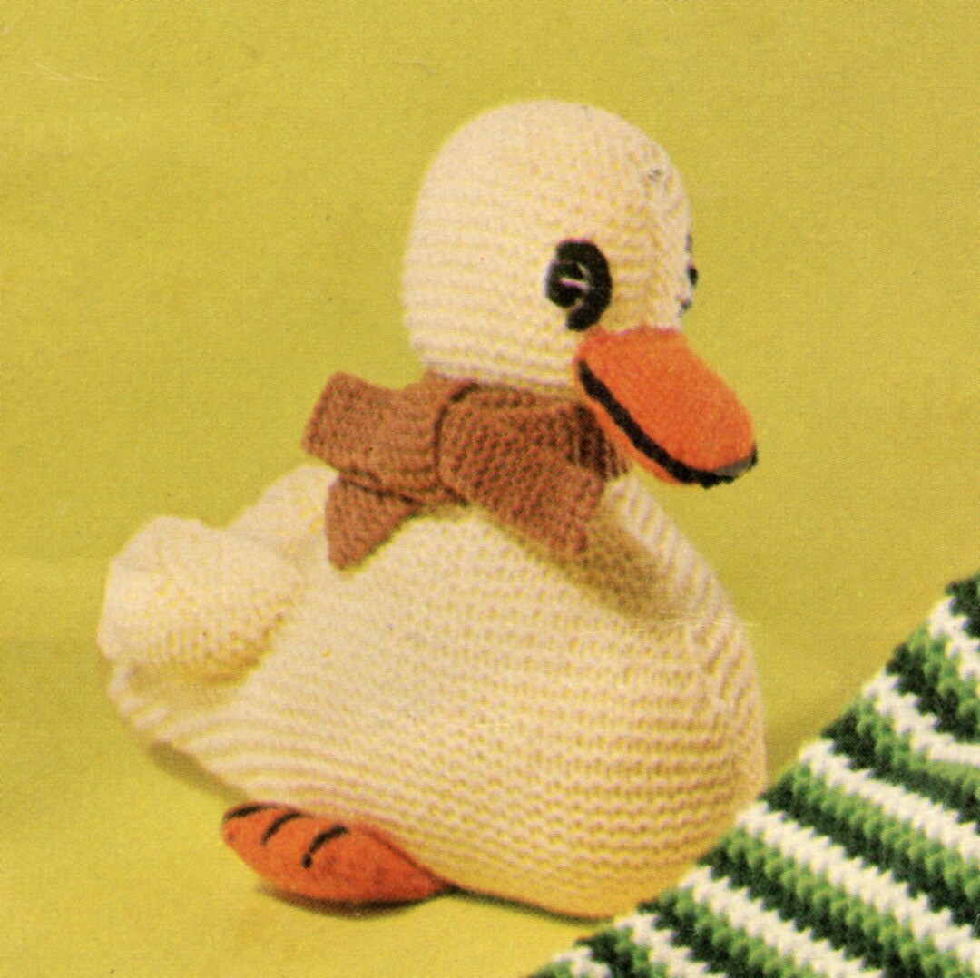 Plush Duck Knitting Pattern - Retro Hand Knit Duckling Knitting Pattern ...