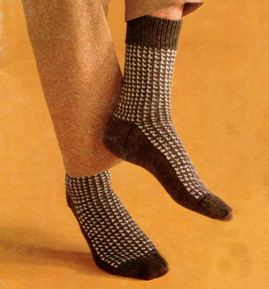 4 Ply Two Color Triangle Block Men's Socks Knitting - Etsy