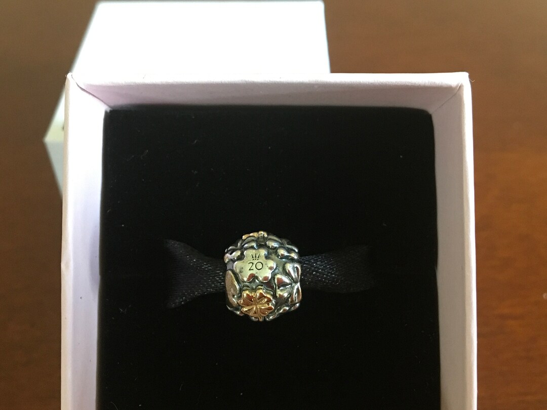 Authentic 2020 Pandora Limited Edition Lucky Clover Two Tone, Sterling ...