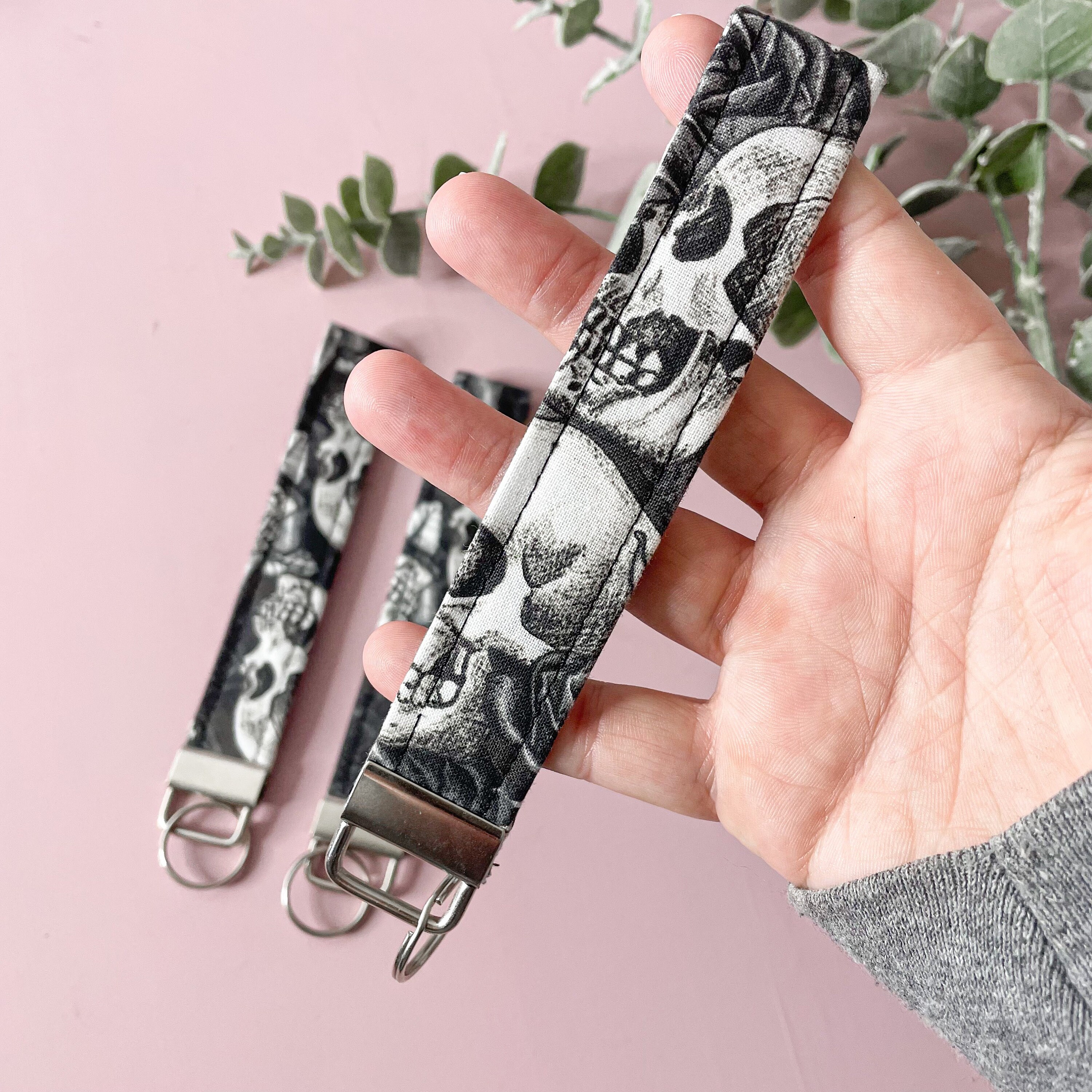 Skulls and Roses Wristlet Key Fob, Fabric Key Chain, Keyring Holder ...