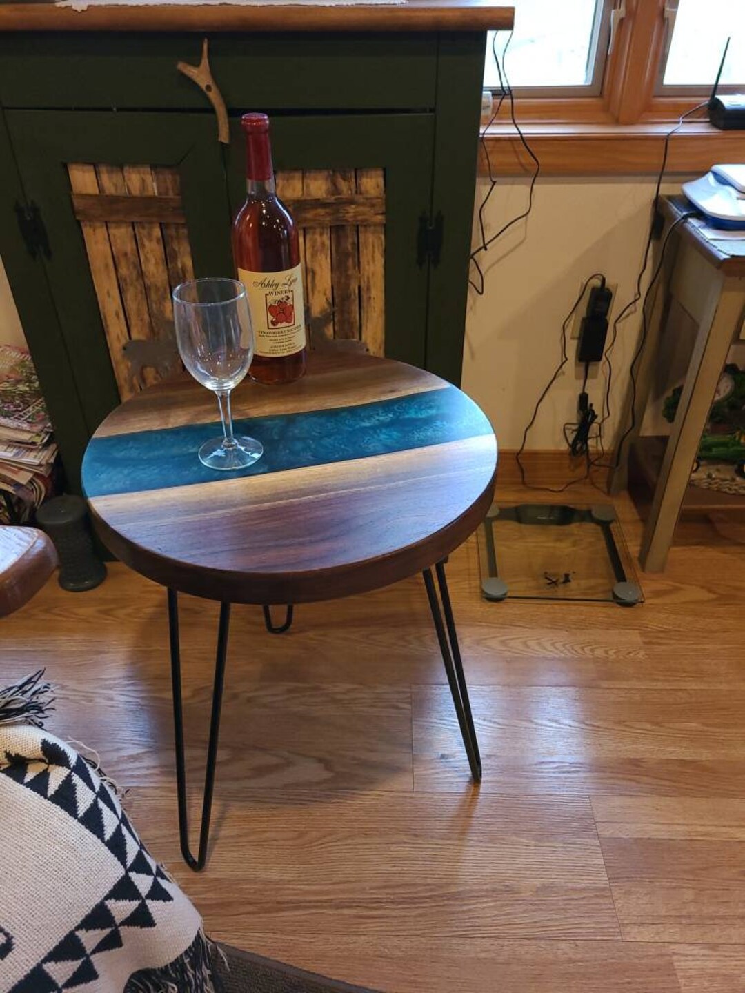 Live Edge Round River Table by Appawoodco. 18 Round Resin and Black ...