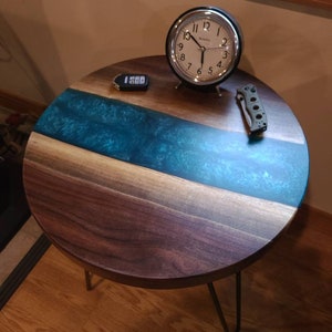 Live Edge Round River Table by Appawoodco. 18 Round Resin and Black ...