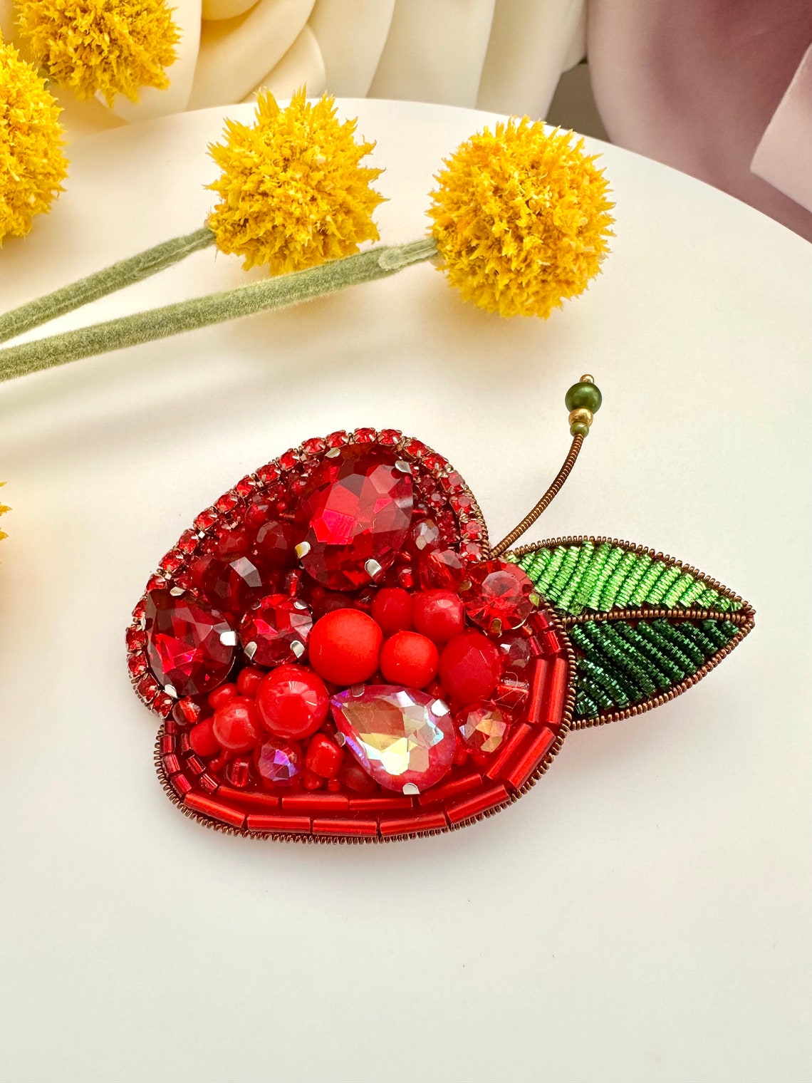 Hand-embroidered Brooch ‘’red Apple