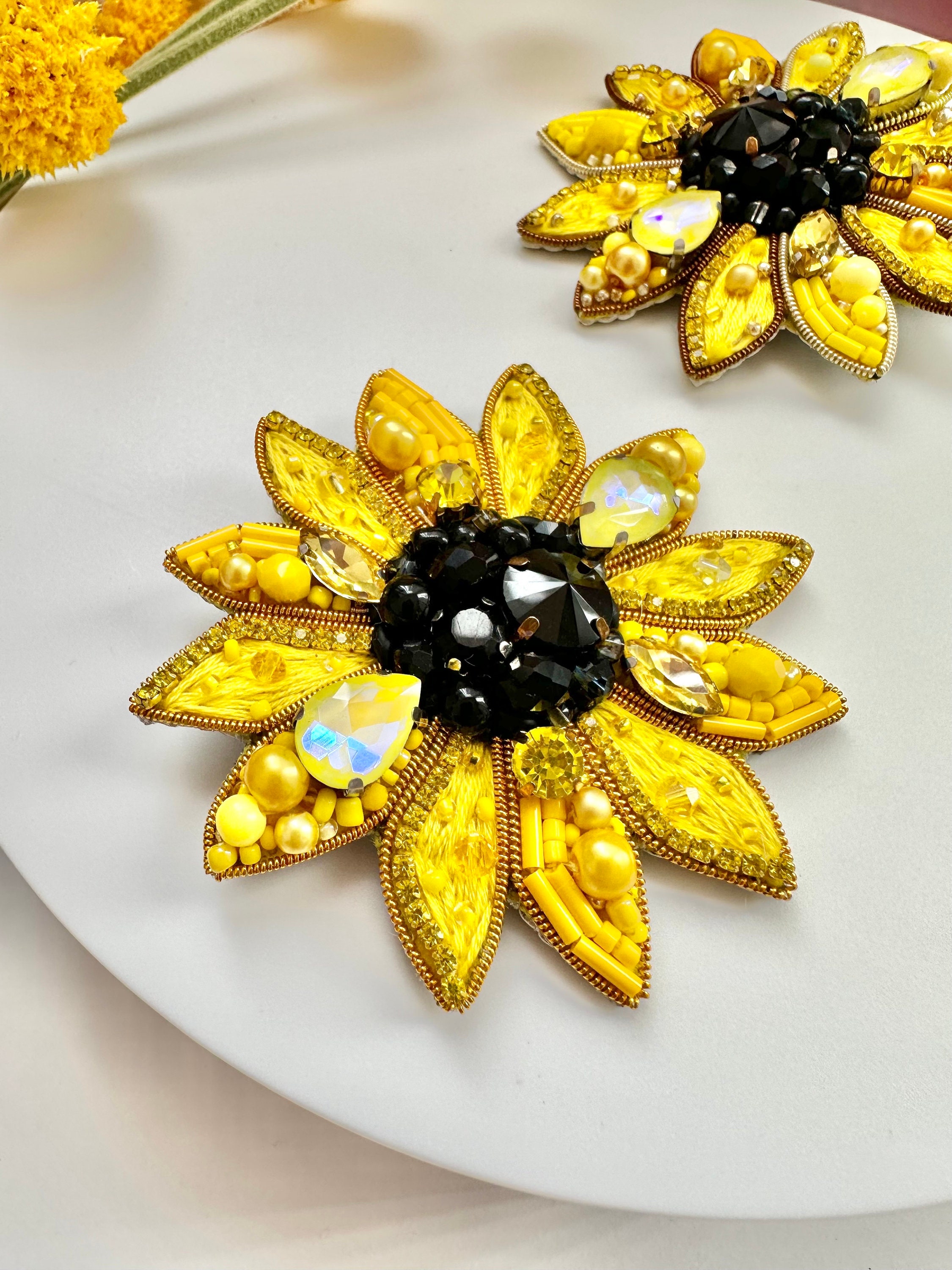 Hand Embroidered Pin Brooch sunflowerwithout the Leaves. - Etsy