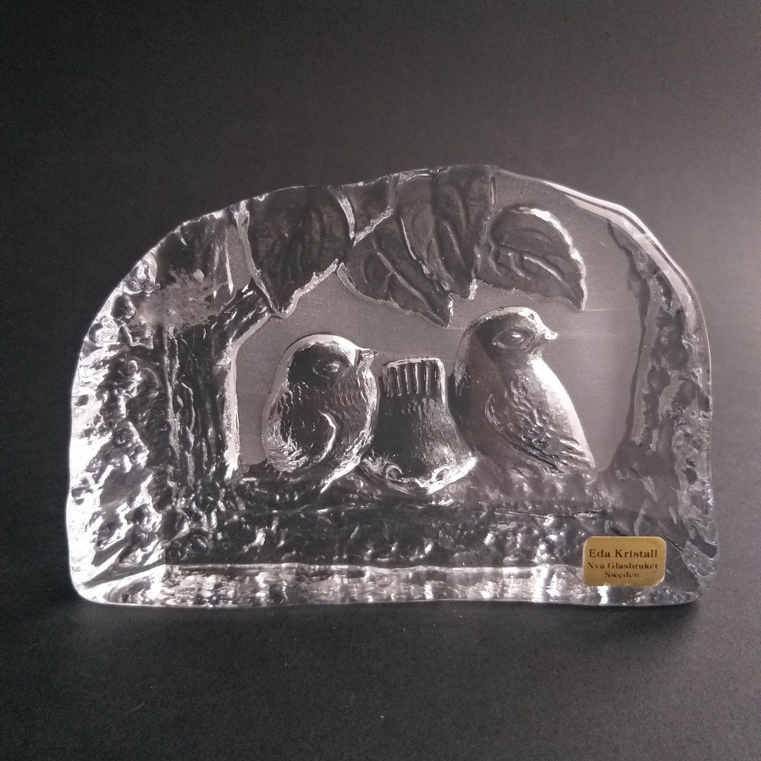 Eda Kristall Nya Glasbruket Sweden. Birds on a Branch Paperweight ...